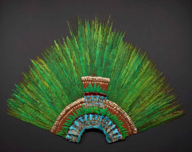 La historia detrás del penacho de Moctezuma, el gran tesoro del México ...